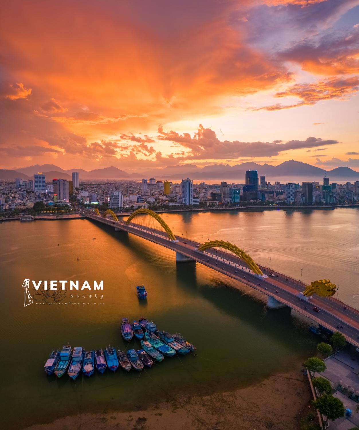 Hoàng hôn Cầu Rồng Đà Nẵng